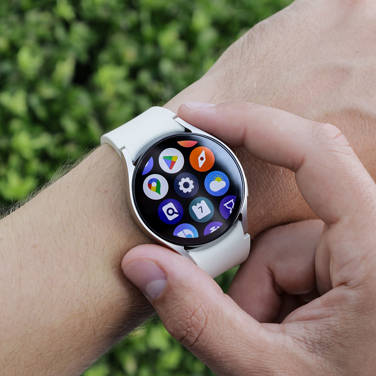 SAMSUNG GALAXY WATCH6 40MM GOLD BT SM-R930NZEAEUB - klockmagasinet.com