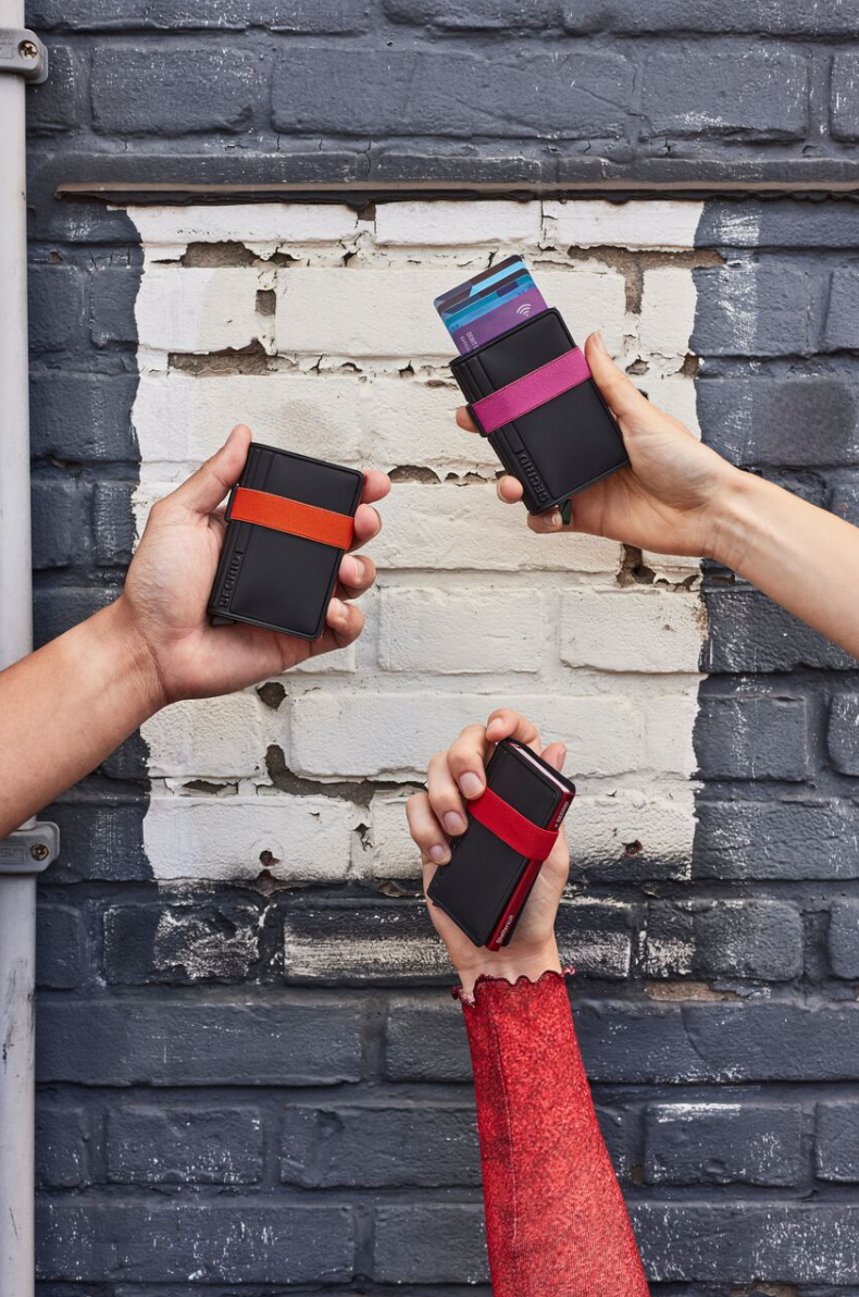 Secrid Bandwallet TPU Sheltersuit Black-Red - klockmagasinet.com